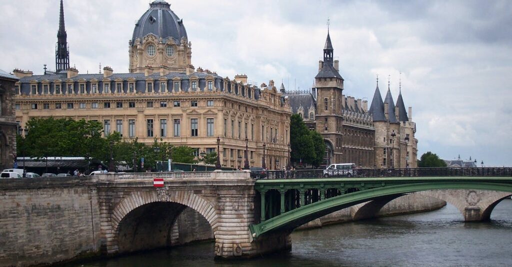 Comprendre le droit d'option à Pôle Emploi : enjeux et étapes clés